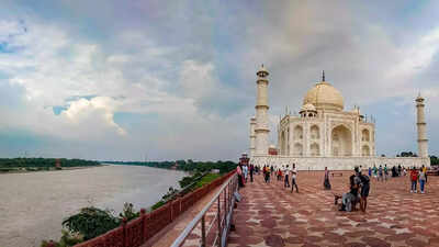 Agra: Only e-tickets for Taj Mahal? ASI mulls move to 'curb queues ...