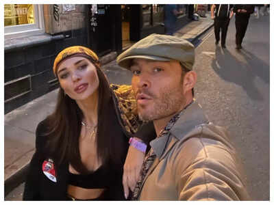 Amy Jackson takes a late-night stroll with boyfriend Ed Westwick – See ...