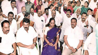 Bjp: Trs Netas Rally Around An Embattled Kavitha | Hyderabad News - Times of India