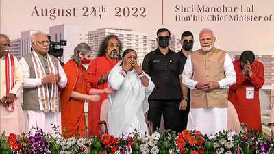 Narendra Modi: PM Narendra Modi inaugurates 2,600-bed hospital in ...