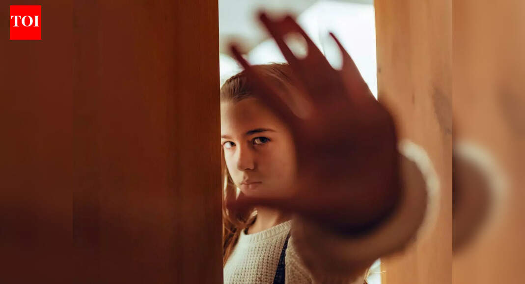 Facts vs. fear: How to talk to your kids about stranger danger