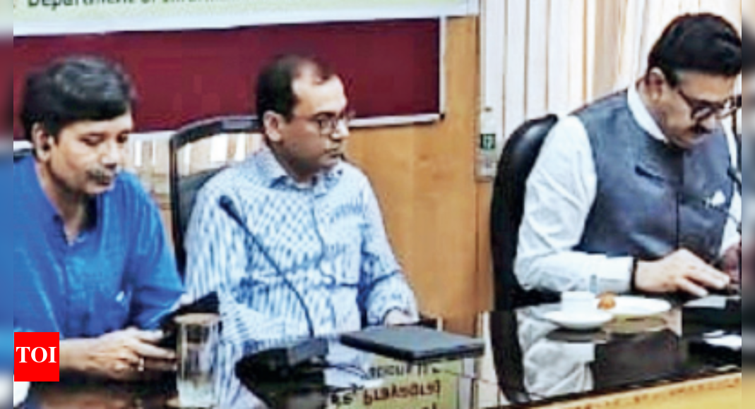 Alok Kumar: Uttar Pradesh: 'Need to factor in experts views on public ...