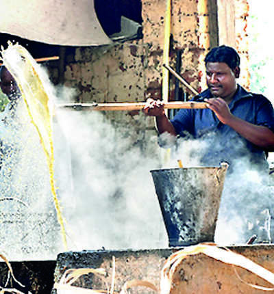 India’s 1st Automated Jaggery Making Unit In The Works | Kolhapur News ...