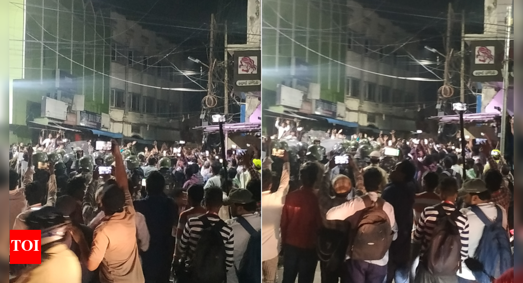 Prophet Remarks: BJP MLA Raja Singh's remarks: Hyderabad Police resort to lathicharge after ...