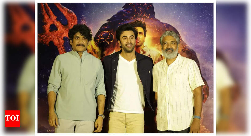 Ranbir Kapoor seeks blessings of Nagarjuna and SS Rajamouli by touching their feet; fans call ...