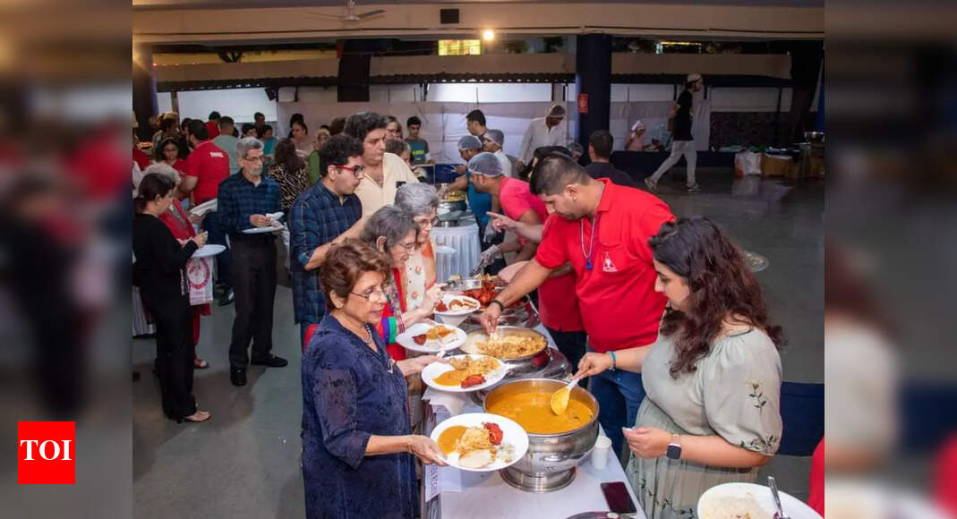 City's Parsi community celebrated the birthday of Lord Zarathustra ...