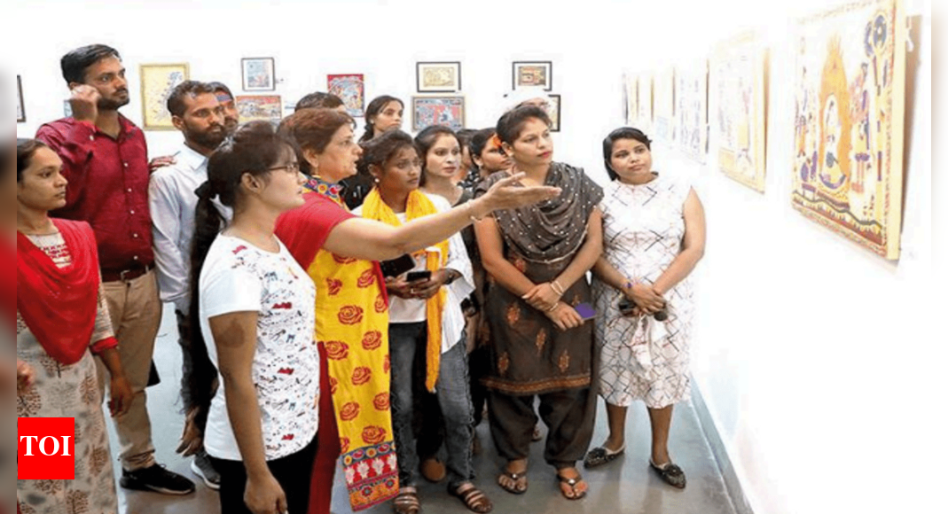 Paintings show Saurashtra folk art form | Lucknow News - Times of India