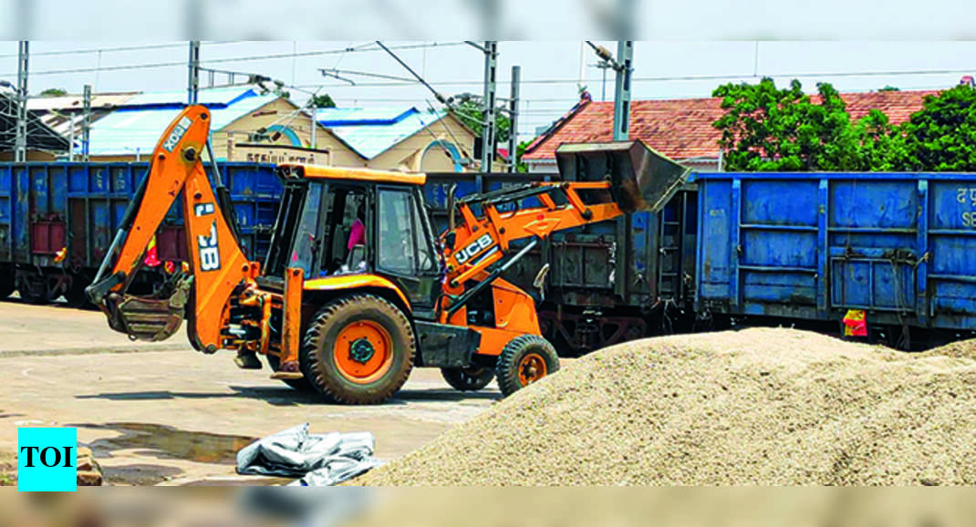 Salt: Rlys Resumes Transport Of Salt From Vedaranyam After 20 Yrs ...