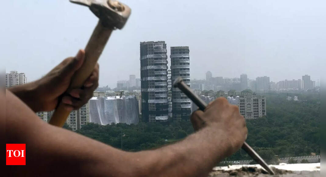 Supertech-Noida Twin Tower Demolition: Black box, red bulb, green ...