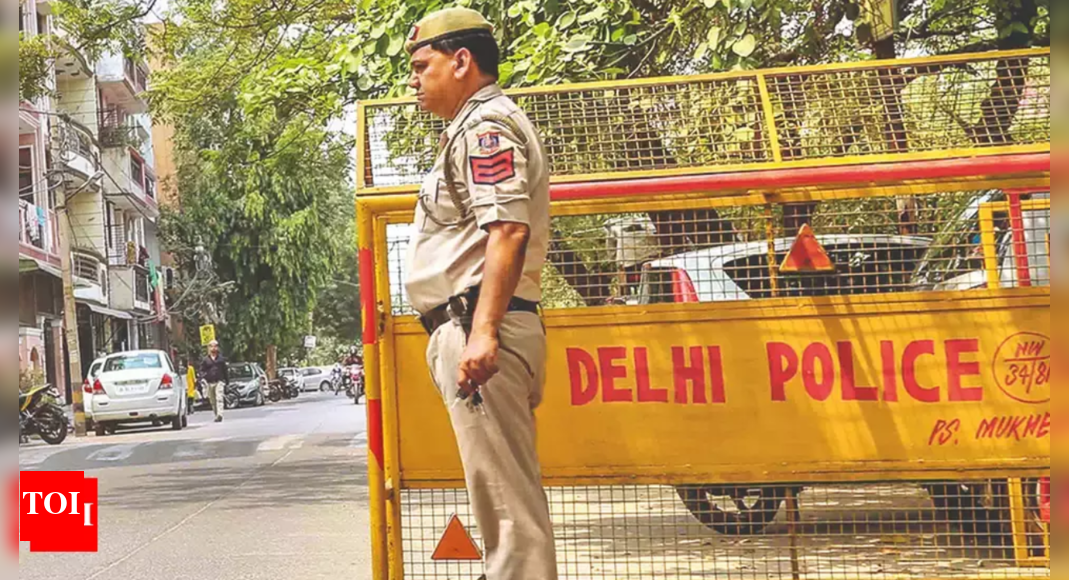 Delhi: 40-year-old stalker with criminal record, aide held for teacher ...