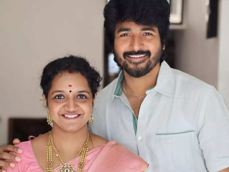 Sivakarthikeyan's latest picture with his wife Aarthi is all things ...