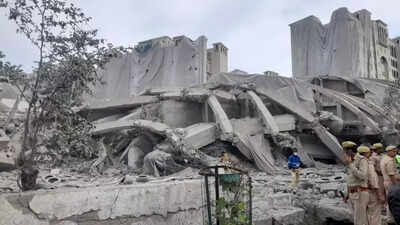 Noida twin towers demolition: Boundary wall of nearby society damaged ...