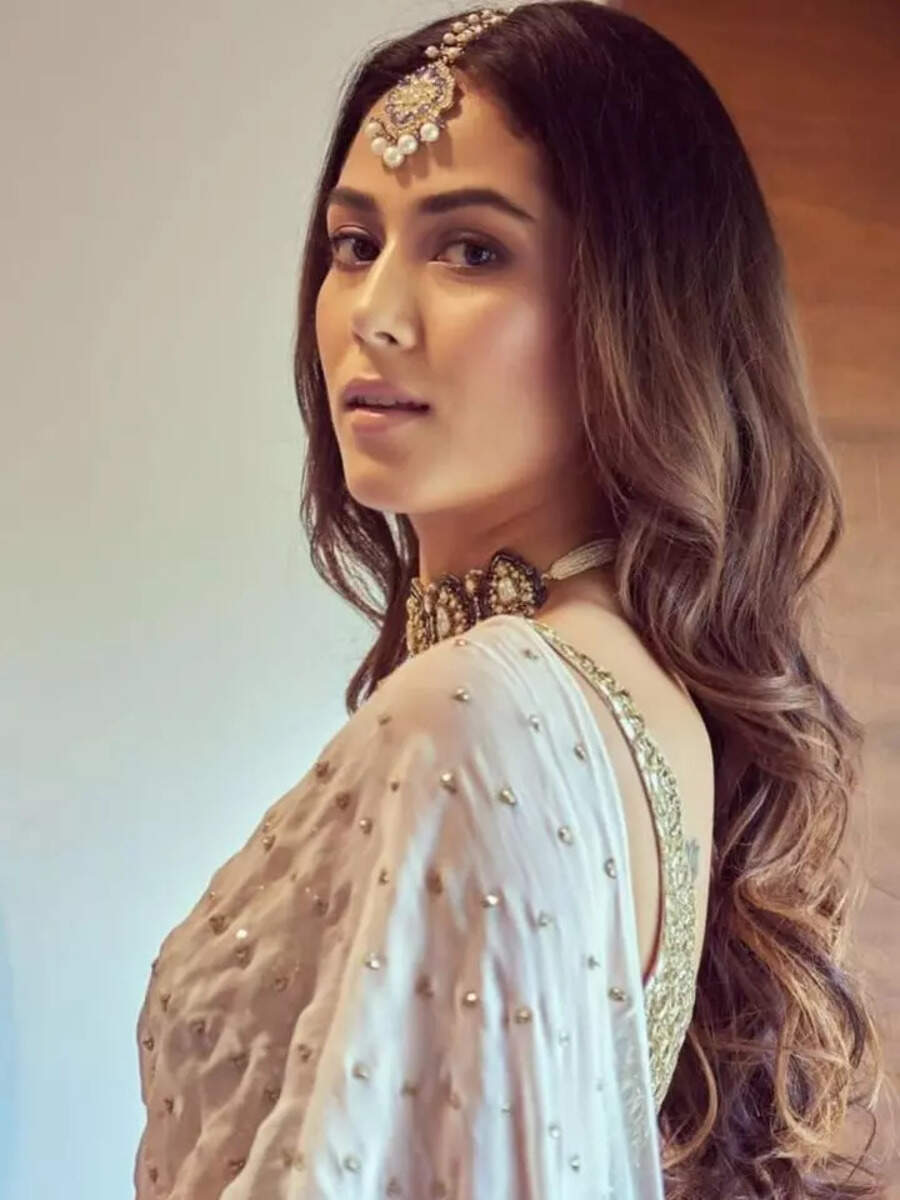 Mira Rajput hairstyles for Ganesh Chaturthi | Zoom TV