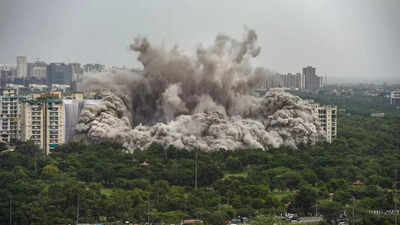Noida Twin Towers: Gone in 12 seconds, Noida twin towers rest in pieces ...