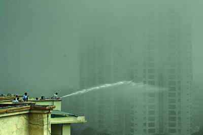 Dust Cloud Spreads 500m, Takes 15 Minutes To Settle | Noida News ...