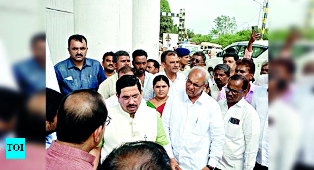 Dharwad: Pralhad Joshi Wants Robs On Dharwad-alnavar Rd Completed By ...