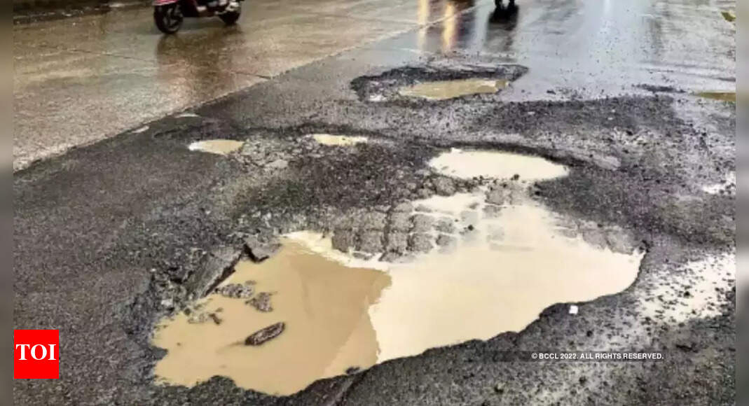Pothole-linked accident claims another life in Thane | Thane News ...