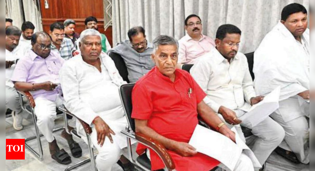 Jmm, Bjp Slug It Out On Social Media | Ranchi News - Times of India