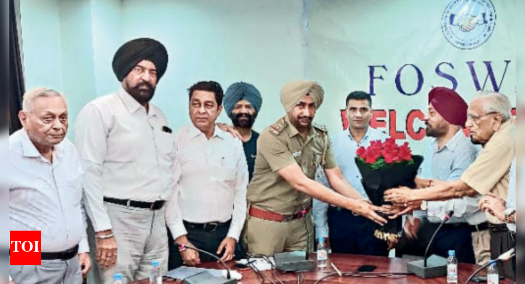 Foswac meet: Chandigarh RWAs raise issues with SSP Kuldeep Singh Chahal | Chandigarh News ...