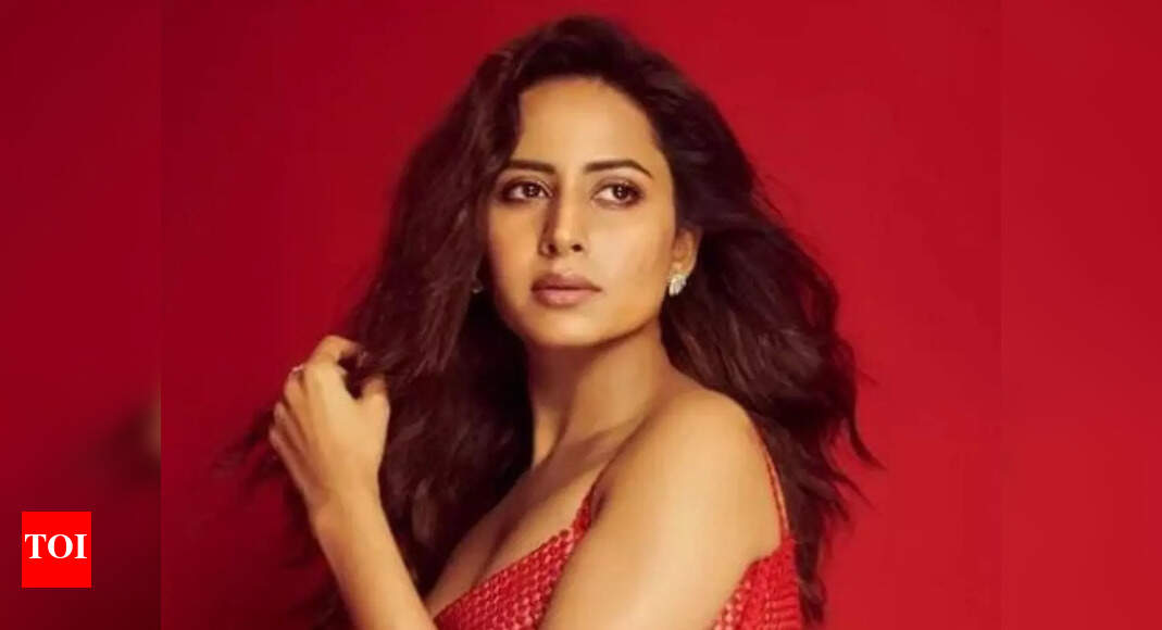 What's it like to work with Akshay? Punjabi star Sargun Mehta's take on it - Times of India