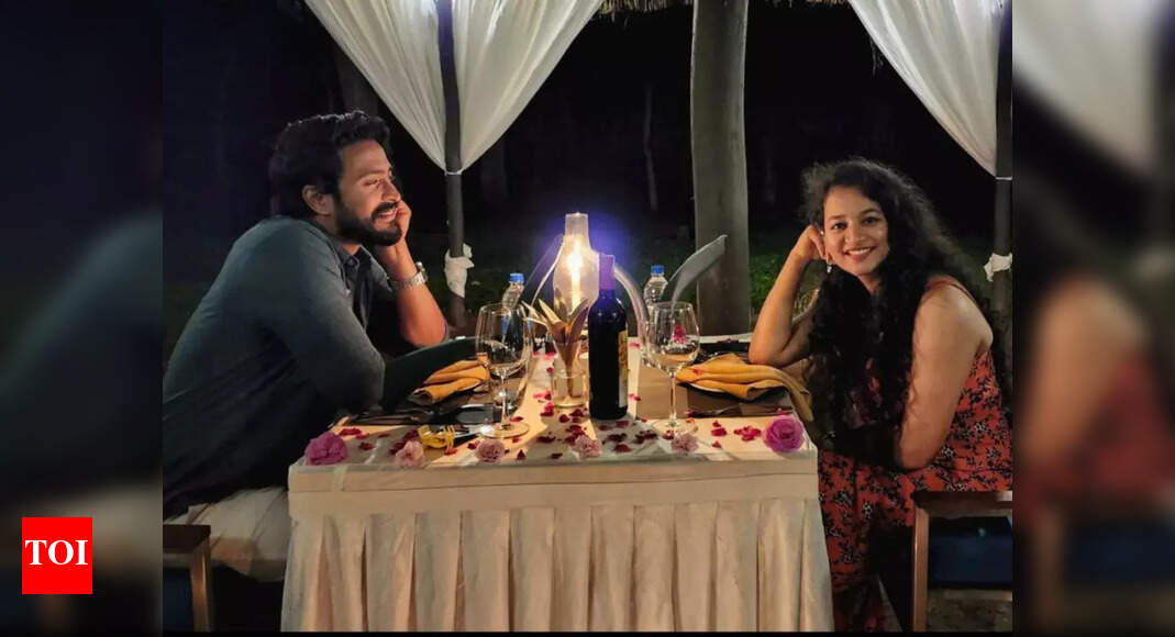 Darshak Gowda surprises wife Shilpa Ravi with a romantic dinner date ...