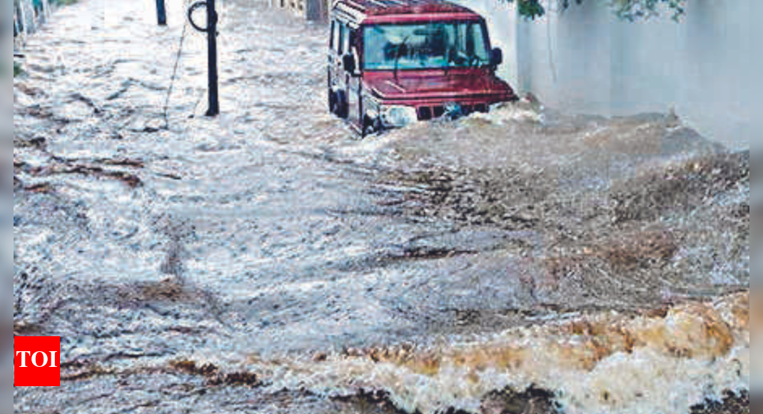 Cloud Burst Leads To Heavy Downpour In Central Kerala | Kochi News ...