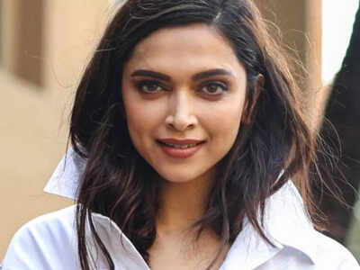 Deepika Padukone's picture with smudged red lipstick garners hubby ...