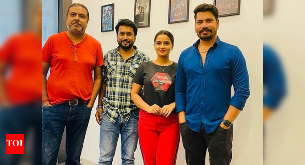 Pravesh Lal Yadav and Neelam Giri joins for the film 'Just Married ...