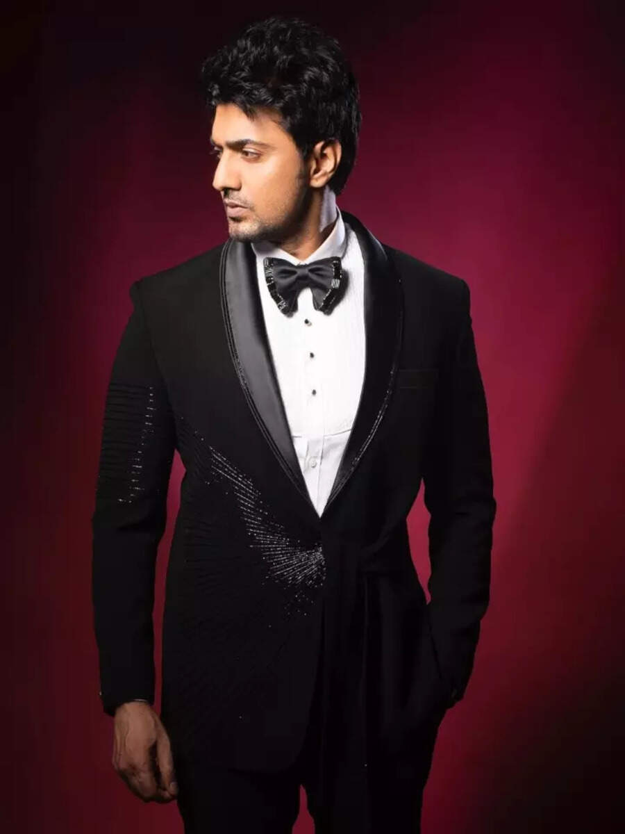 Times when Dev slayed in a perfectly fitted suit | Times of India