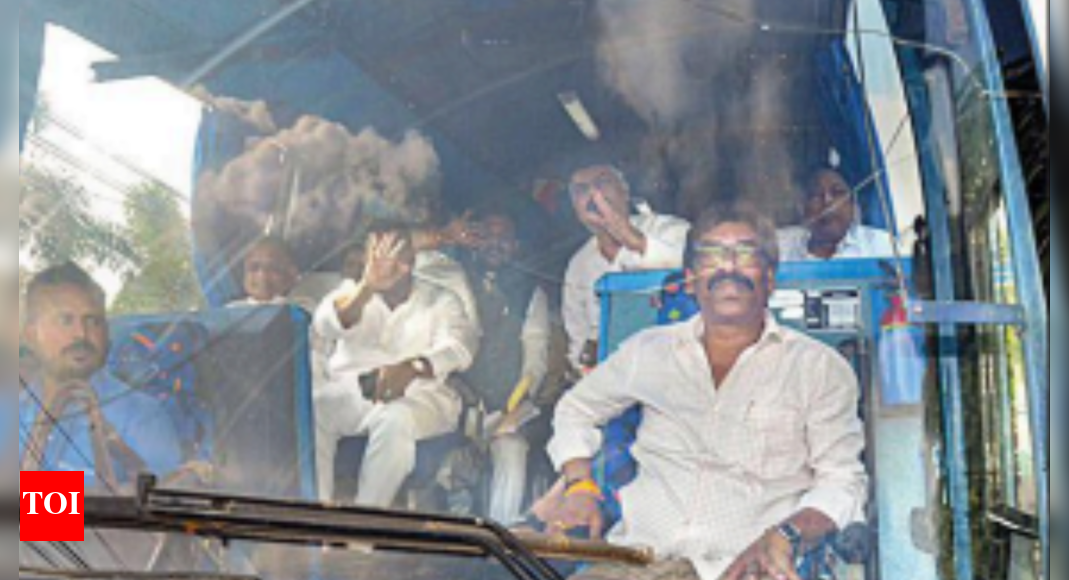 Poaching cry to deflect focus from Jharkhand CM Hemant Soren's corrupt ... Poaching cry to deflect focus from Jharkhand CM Hemant Soren's corrupt ...