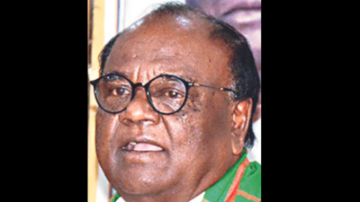 Jharkhand Mukti Morcha veteran, Congress workers lash out at 'resort ...