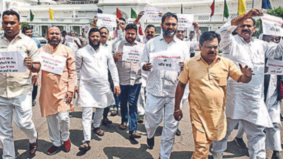 Delhi: AAP & BJP MLAs spar over 'Operation Lotus' | Delhi News - Times of India