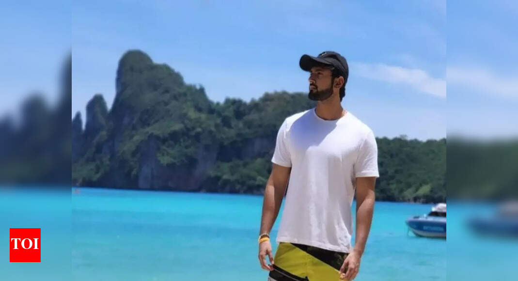 Actor Sean Banerjee enjoys an exotic holiday in Thailand - Times of India