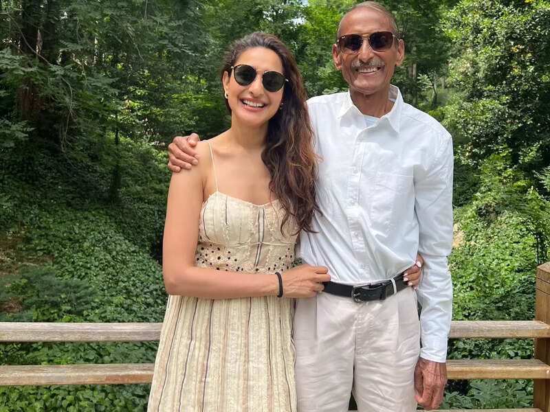 Pragya Jaiswal wishes her father on his birthday: ''Luckiest girls to ...