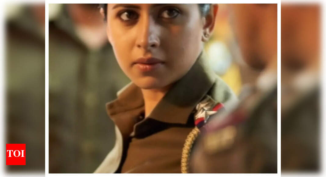 Sargun Mehta heaps praise on Akshay Kumar, says he gives free hand to explore, experiment ...