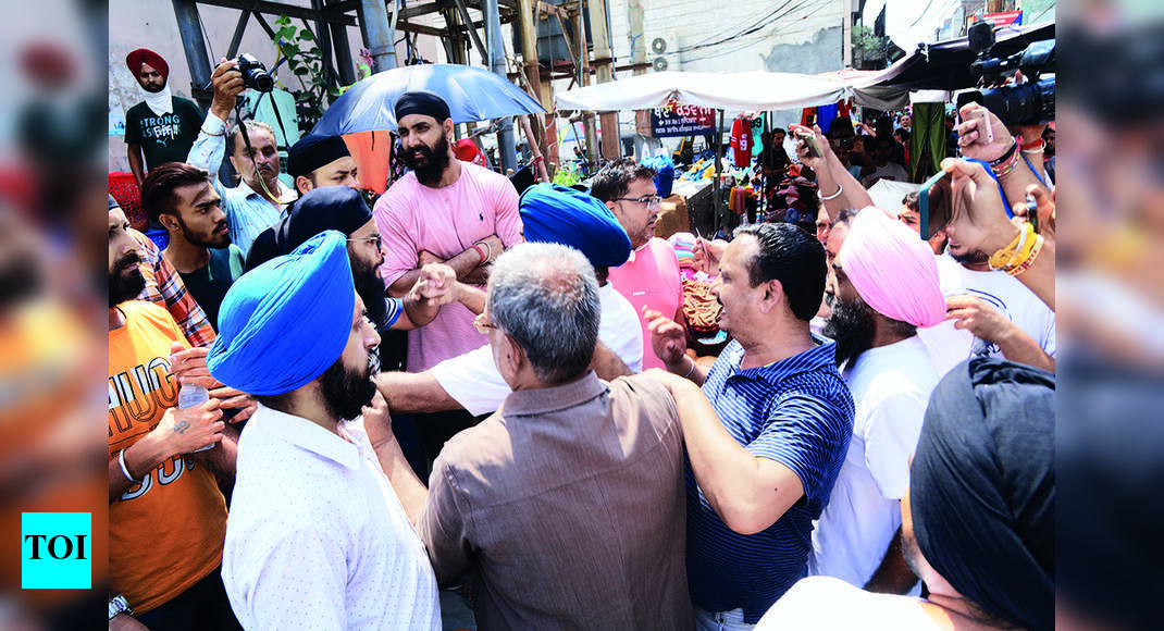 Shopkeepers, Vendors At Loggerheads, Mc Makes Little Progress On ...