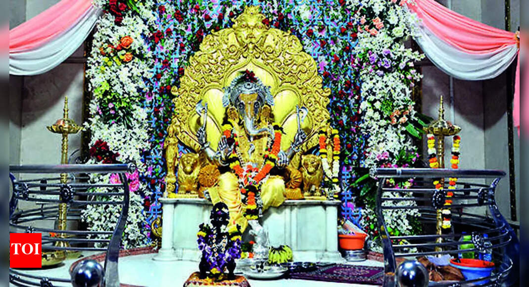 Ravivar Karanja: 105-year-old Ravivar Karanja Mitra Mandal’s ...