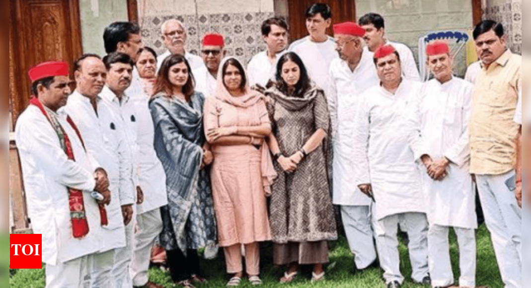 Shrikant: Noida: Court rejects bail for Shrikant Tyagi in Gangsters Act ...