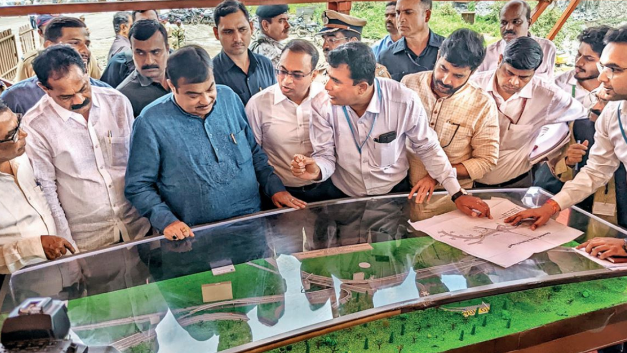 Pune: Nitin Gadkari targets Chandni Chowk flyover completion by June ... Pune: Nitin Gadkari targets Chandni Chowk flyover completion by June ...