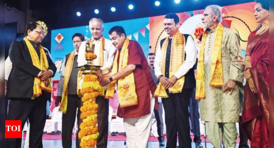 Fadnavis, Gadkari Share Dais With Kalmadi At Pune Festival | Pune News ...