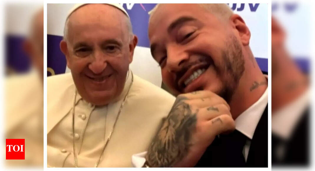 J. Balvin takes goofy selfies with 'coolest' Pope Francis | English ...