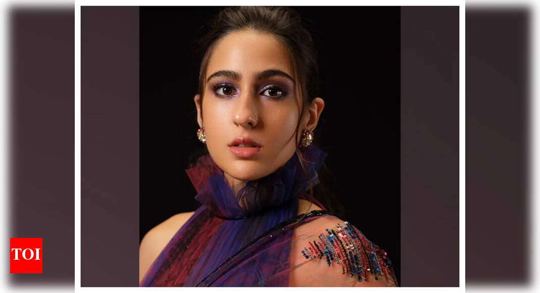 Sara Ali Khan enjoys a game night with friends | Hindi Movie News ...