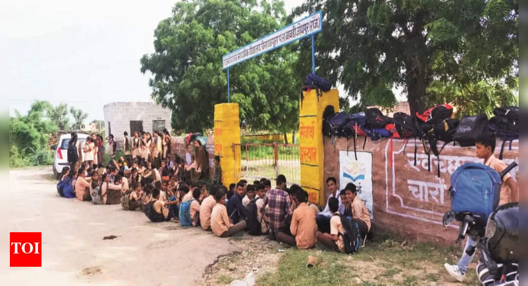 Ajmer: Students Across Raj Protest Over Teachers’ Issues | Jaipur News ...