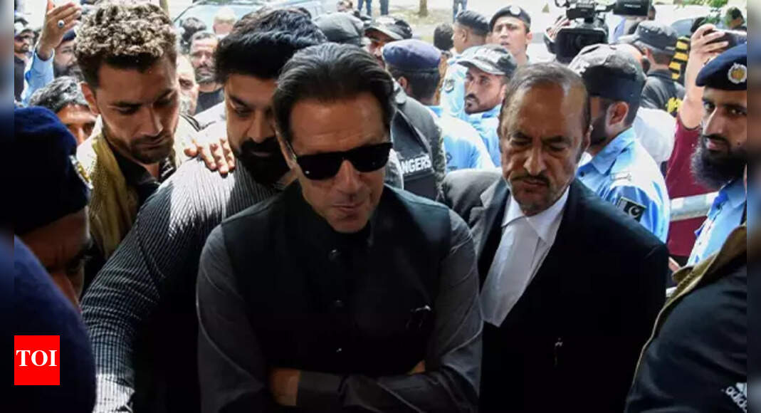 Pakistan: Pakistan's cursed with leaders who've run it down to new lows ...