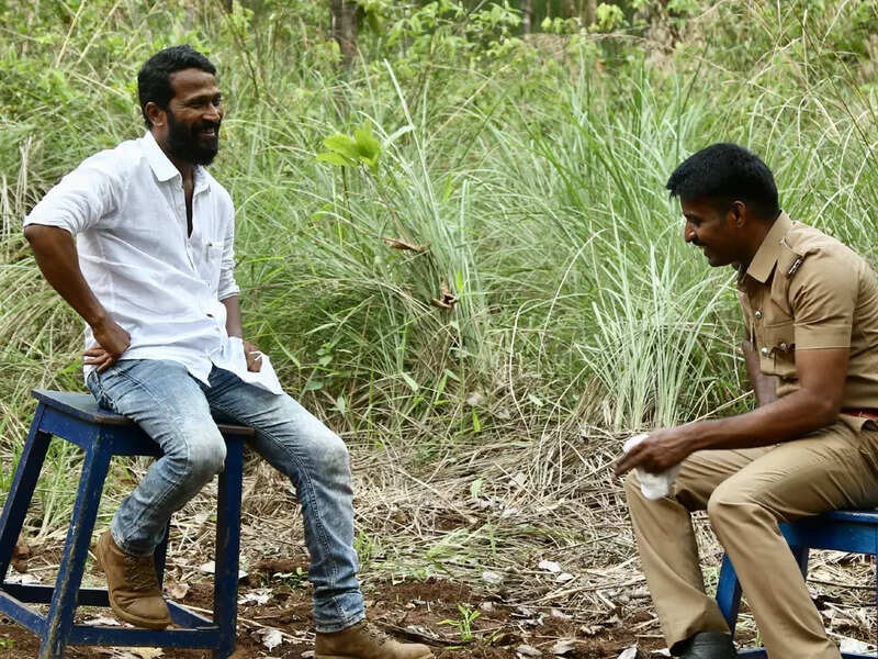 Vetri Maaran to film an expensive train action sequence for 'Viduthalai ...