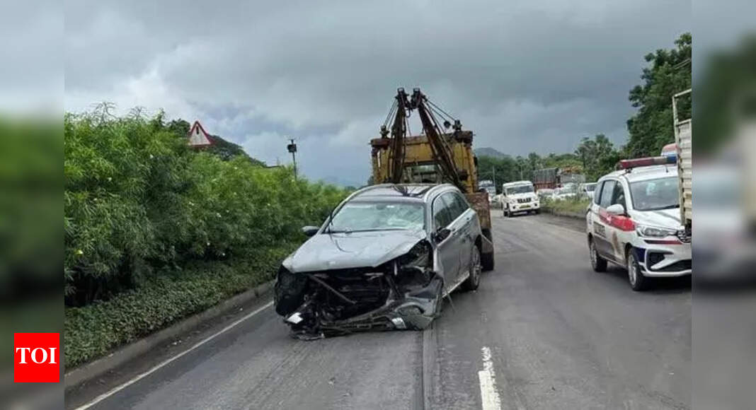 Maharashtra: Forensic probe of car, site, injury to find crash cause ...