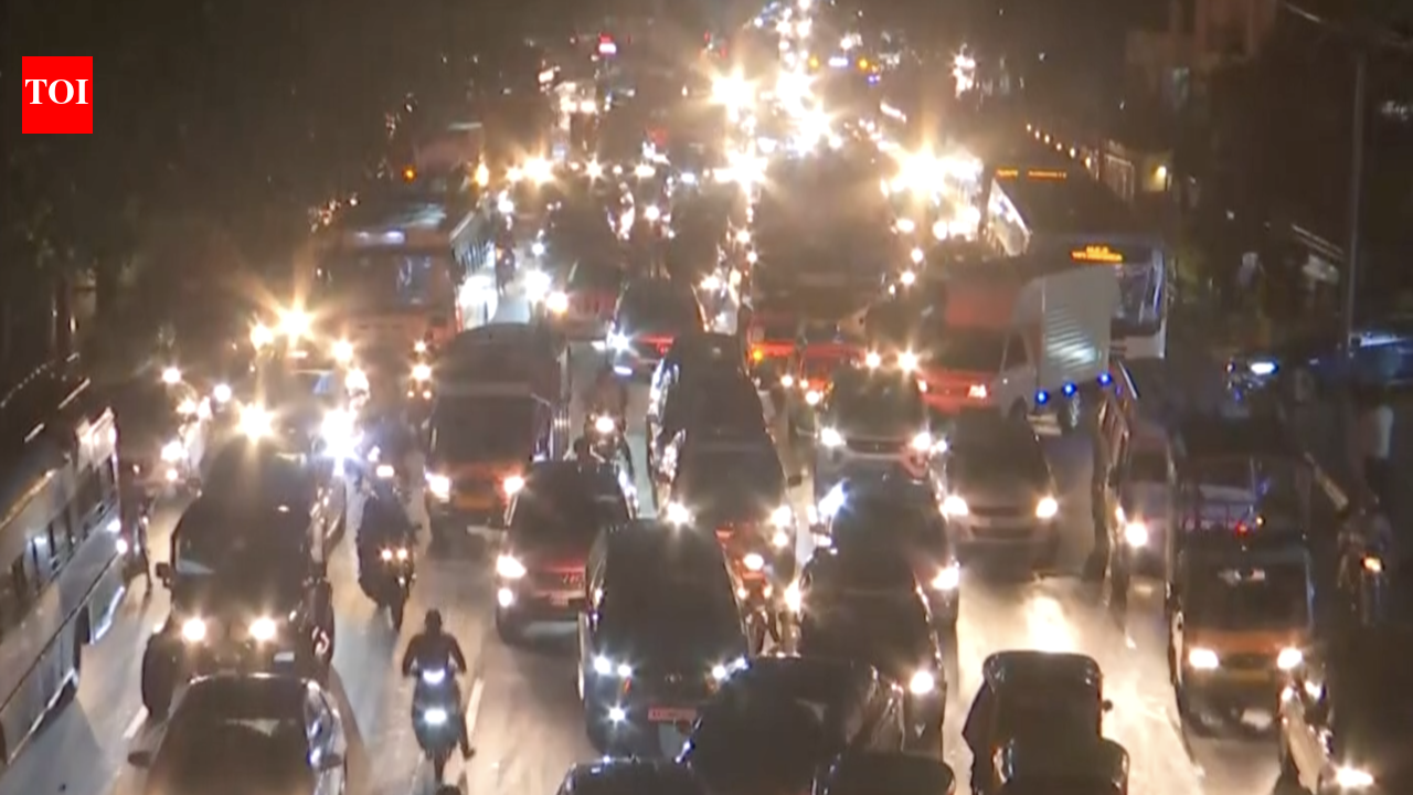 Bengaluru witnesses heavy traffic jam following heavy rainfall
