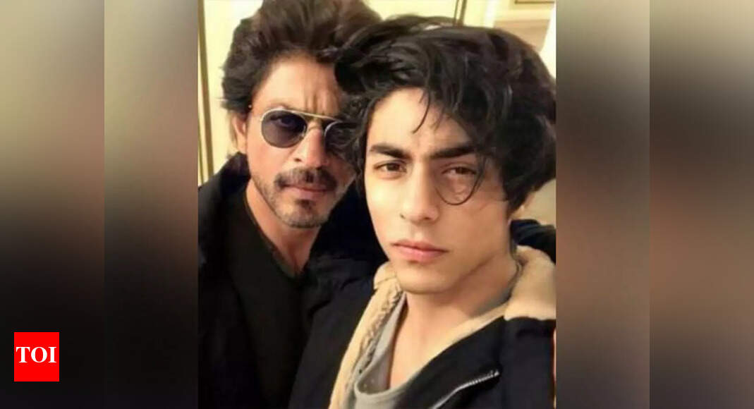 Shah Rukh Khan and Aryan Khan celebrate as their team wins Women's ...