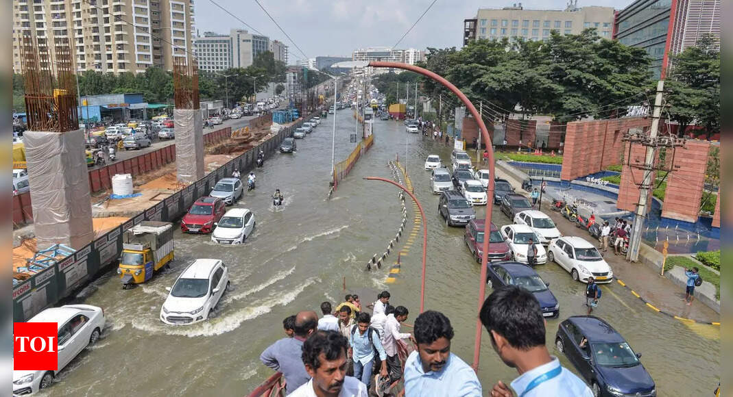 Protect your car from flood damage: Tips to drive through waterlogged ...