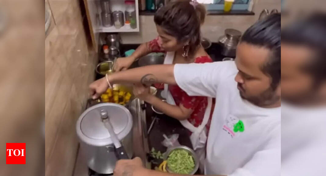 Rohit Raut and Juilee Joglekar celebrate their first Ganeshotsav post ...